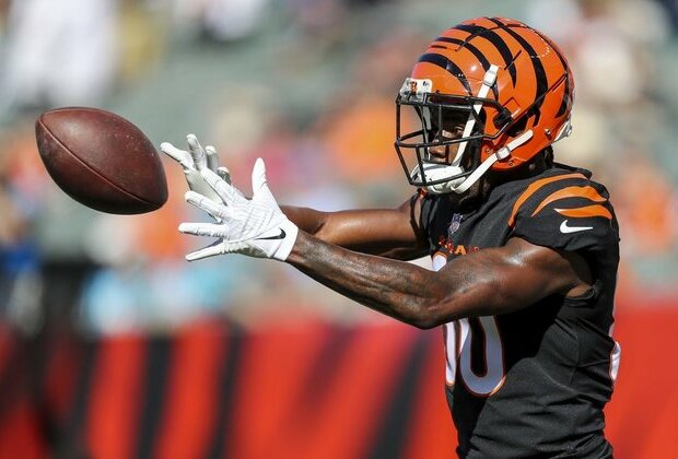 Ravens WR Mike Thomas separates shoulder