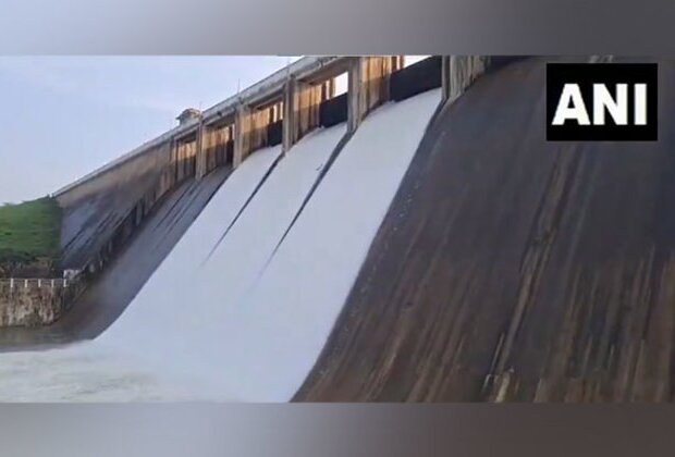 TN floods: Manimuthar Dam reaches capacity, 1000 cubic feet water ...