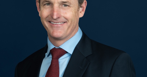 Resilient First Quantum bouncing back