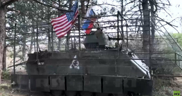 Russian troops from viral clip explain why they hoisted US flag
