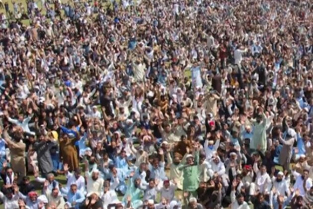 Thousands turn up to attend funeral of people killed in PoJK protests