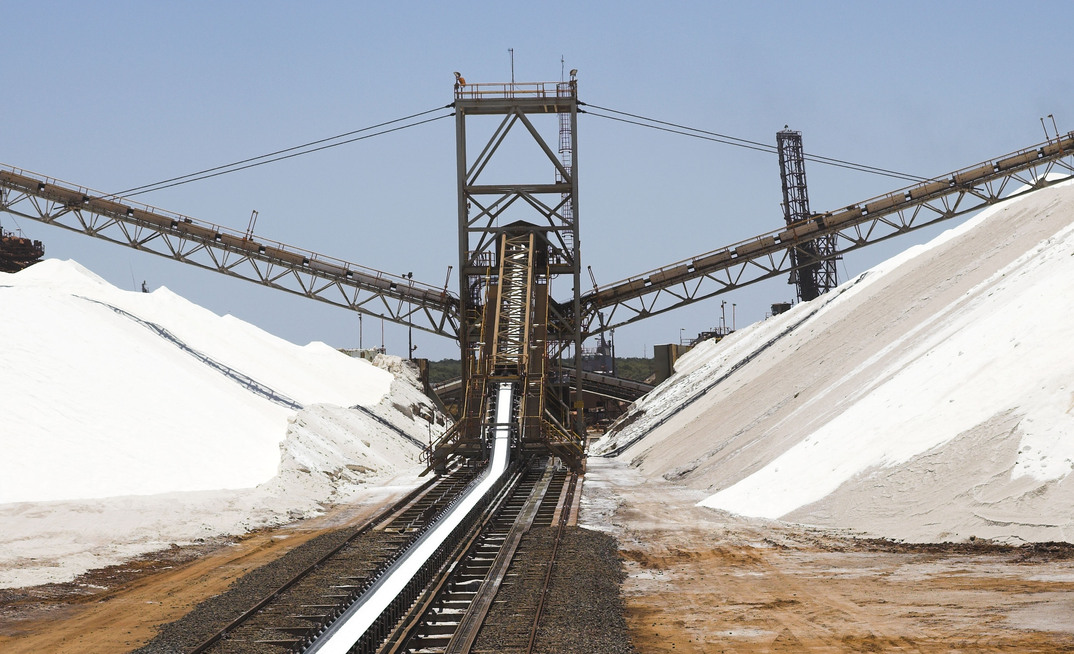 Head crushing fine for salt miner