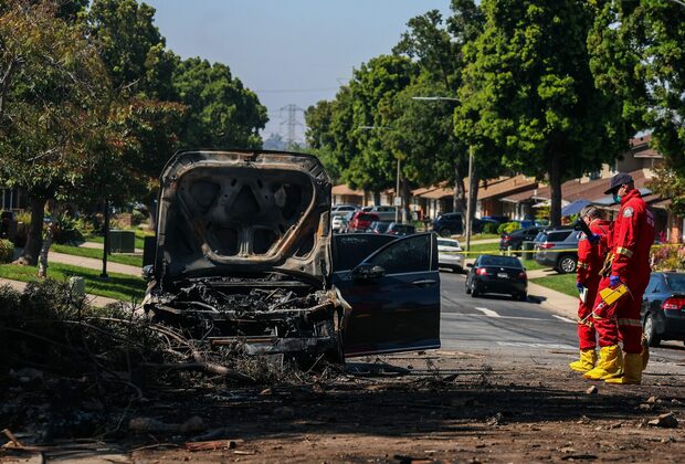 What we know- Aftermath of 'horrific' Murphy Canyon plane crash
