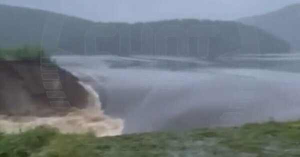 WATCH dam collapse in Russia's southern Urals