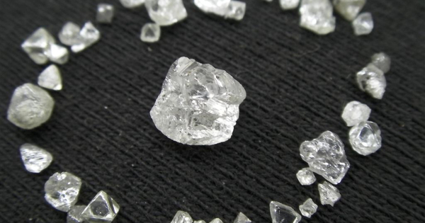 Stellar Diamonds signs FEED contract