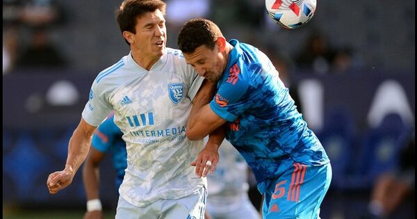 Dynamo acquire D Daniel Steres from Galaxy