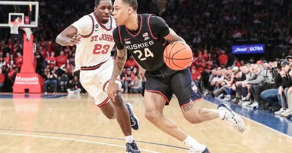 Jordan Hawkins, No. 18 UConn run away from St. John's