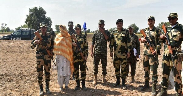 Border Security Force hand over Pakistani woman to Pak Rangers