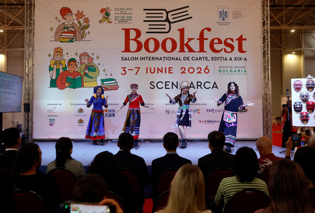 ROMANIA-BUCHAREST-INTERNATIONAL BOOK FAIR-READING CHINA