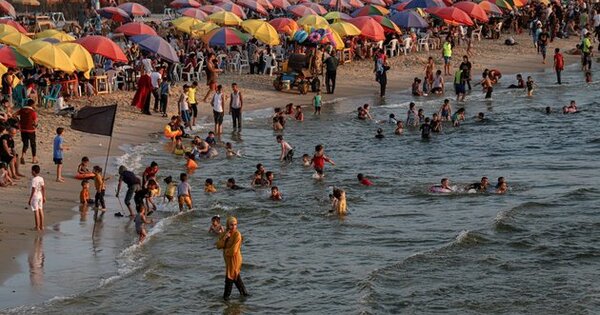 Mideast in Pictures: Heat waves scorch Middle East