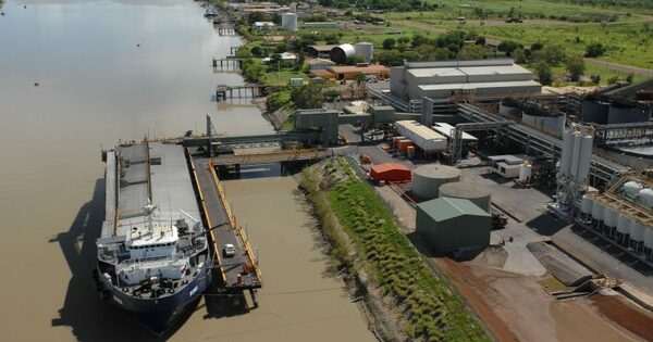 New Century dredges up the port at Karumba
