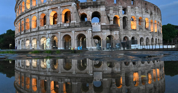 ITALY-ROME-COLOSSEUM-SCENERY-RAIN