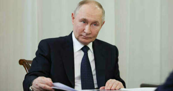 Putin confirms Russia ready to resume Ukraine talks