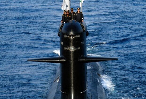 Indian Navy holds operation in Arabian Sea, demonstrating Op readiness