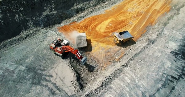 Buma's demand puts Bowen on the brink of collapse