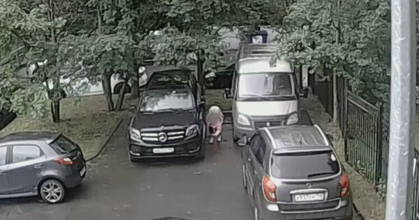 Russian FSB catches woman planting car bomb