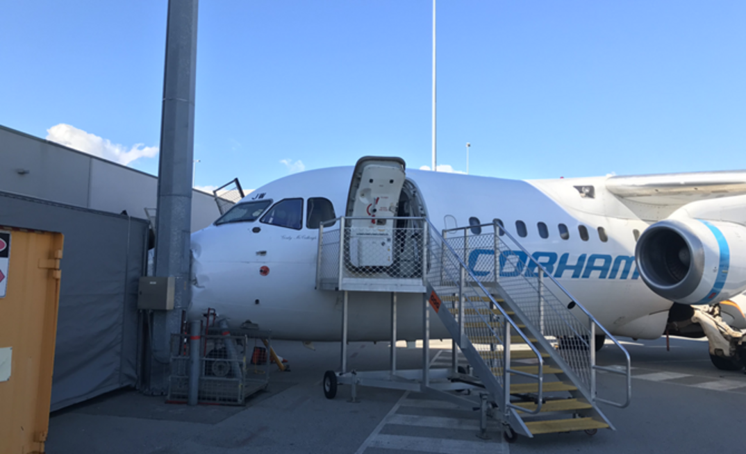 Checklist fail led to FIFO plane light pole crash