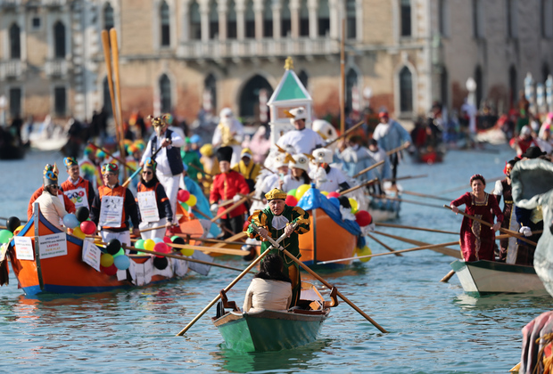 ITALY-VENICE-CARNIVAL-WATER PARADE
