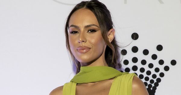 Pretty in pink! Mia Fevola stuns as she flaunts her toned frame and ...