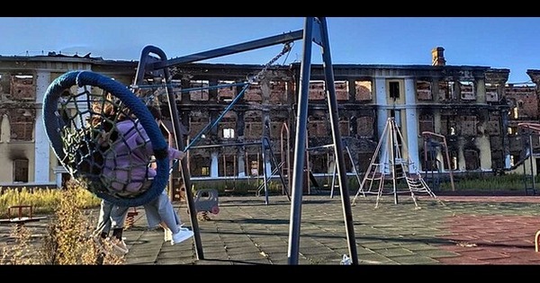 Kharkiv children start school year in underground classrooms