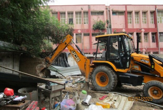 Defence Estates Office reclaims 5 acres of encroached land in Delhi ...