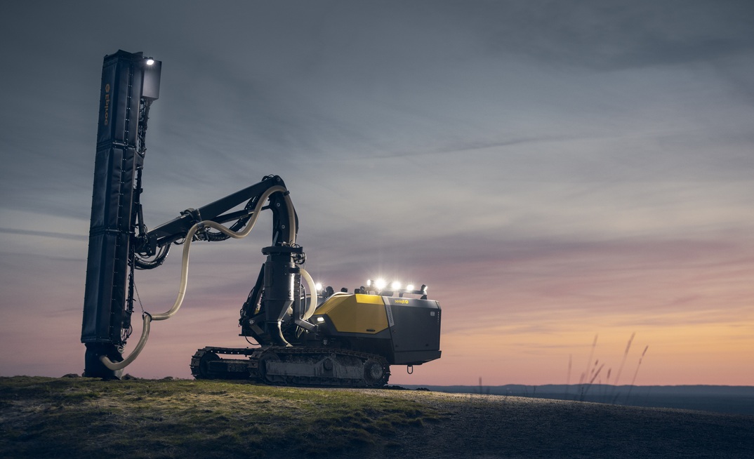 Epiroc launches new flagship construction drill rig - SmartROC T25 R