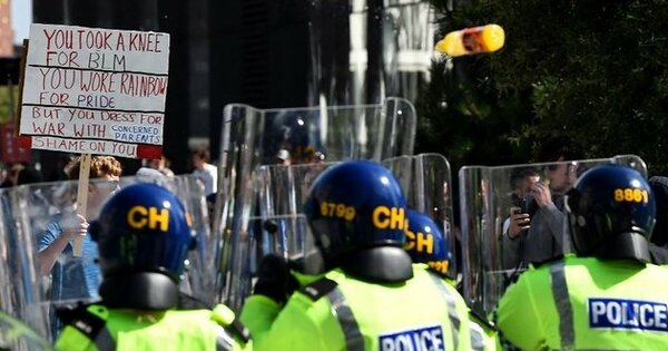 Right-wing riots break out across UK