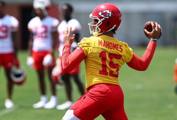 Pre-Camp Breakdown: Evaluating the Three QBs Behind Patrick Mahomes