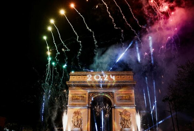 Nearly a million people on Paris's Champs-Elysees to ring in 2024