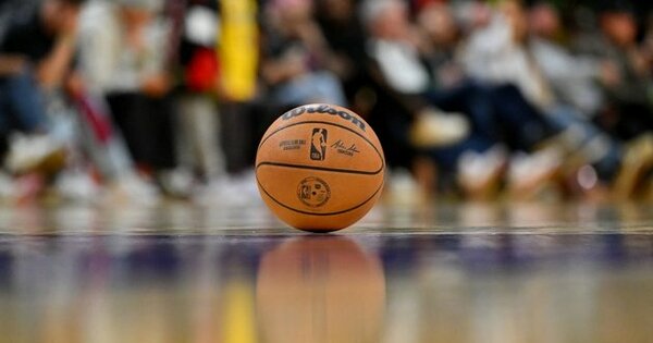 Longtime sports broadcaster Fred Hickman dies at 66