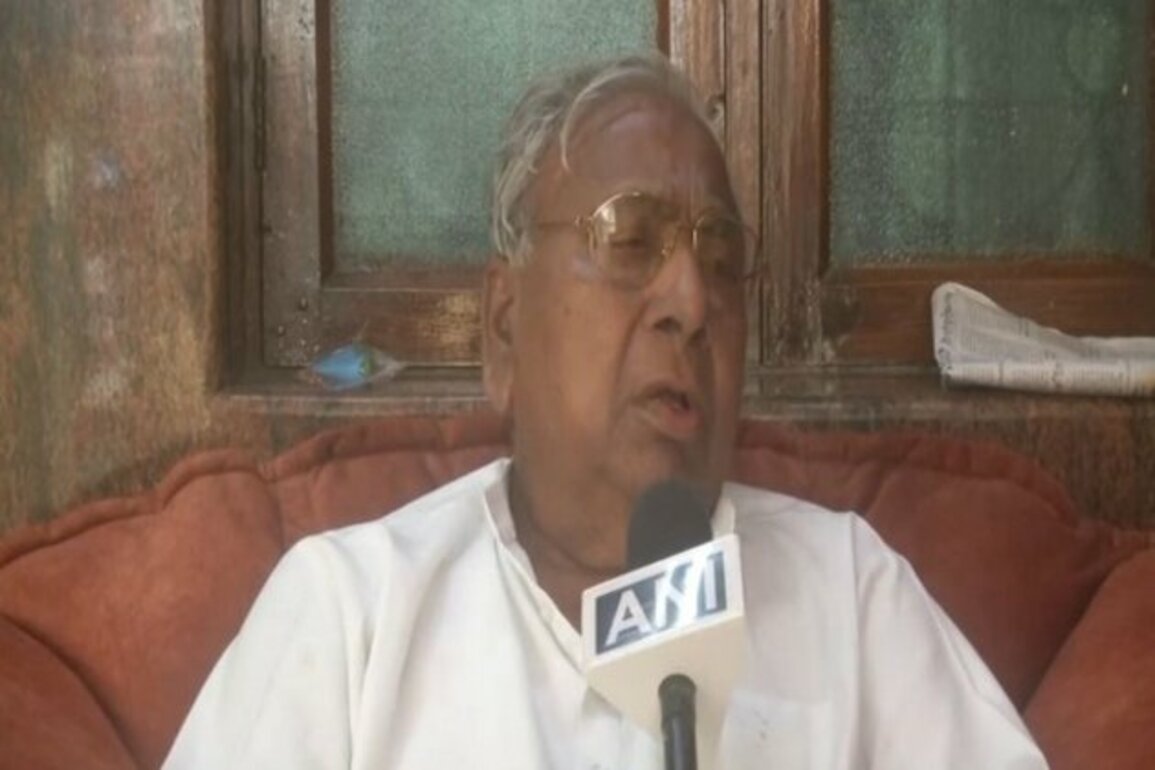 "Budget is for saving their chair": Congress leader Hanumanth Rao