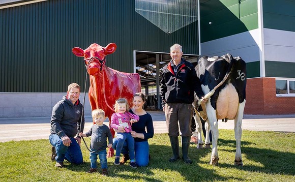 Rotary to robot switch working for large-scale herd | Farm News ...