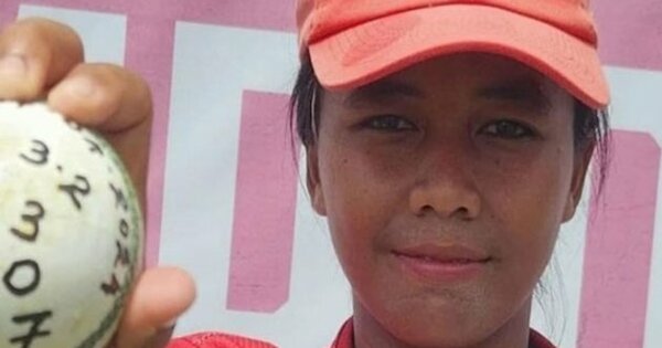 Indonesia offspinner Rohmalia scripts history, registers best bowling ...