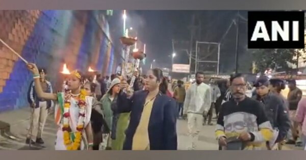 MP: Pithampur residents hold torch rally against relocation of ...