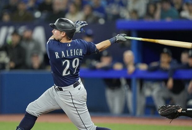 Cal Raleigh's homers rally Mariners past Blue Jays in 10