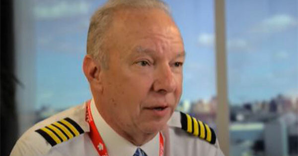 "Improper flap setting, Aircraft lost lift," Aviation expert Captain ...