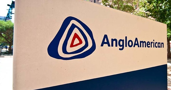 Anglo American shares tumble on planned production cuts