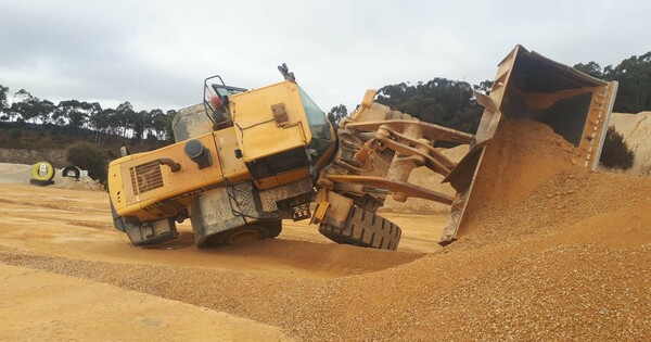 Loader tips and rolls