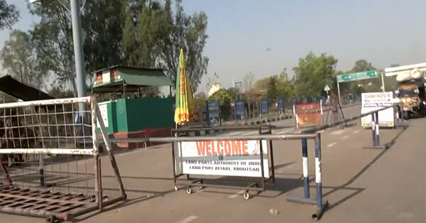 Ahead of closure of border check post: Influx, efflux of people at ...