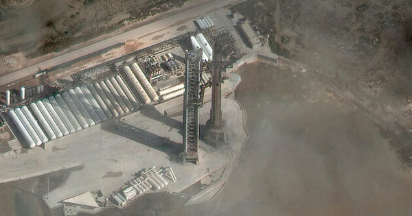 SpaceX loses spacecraft after catching rocket booster