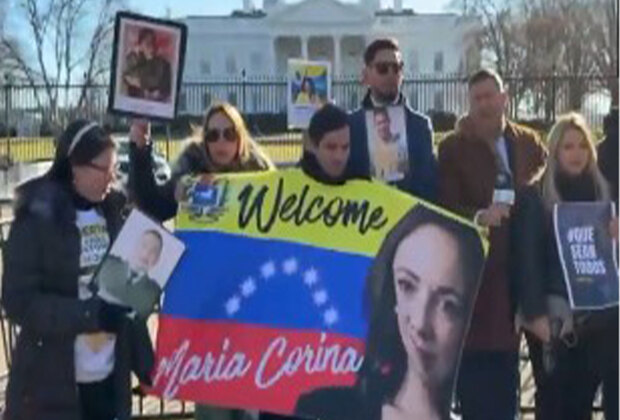 Supporters gather outside White House ahead of Corina Machado -Trump ...