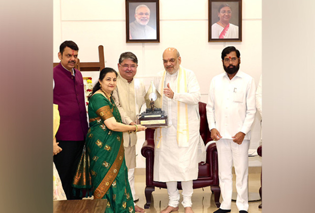 Union Home Minister Amit Shah presents Chhatrapati Sambhaji Maharaj ...