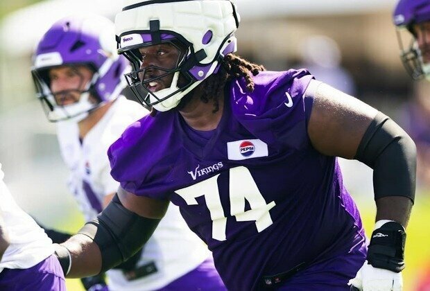 Lunchbreak: Donovan Jackson Committed to NFL Dream from Early Age