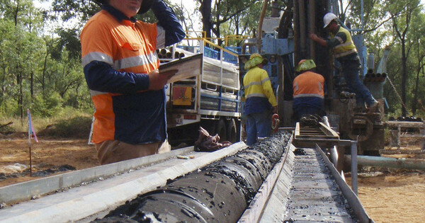 BCC models open cut, underground mine at Mt Hillalong