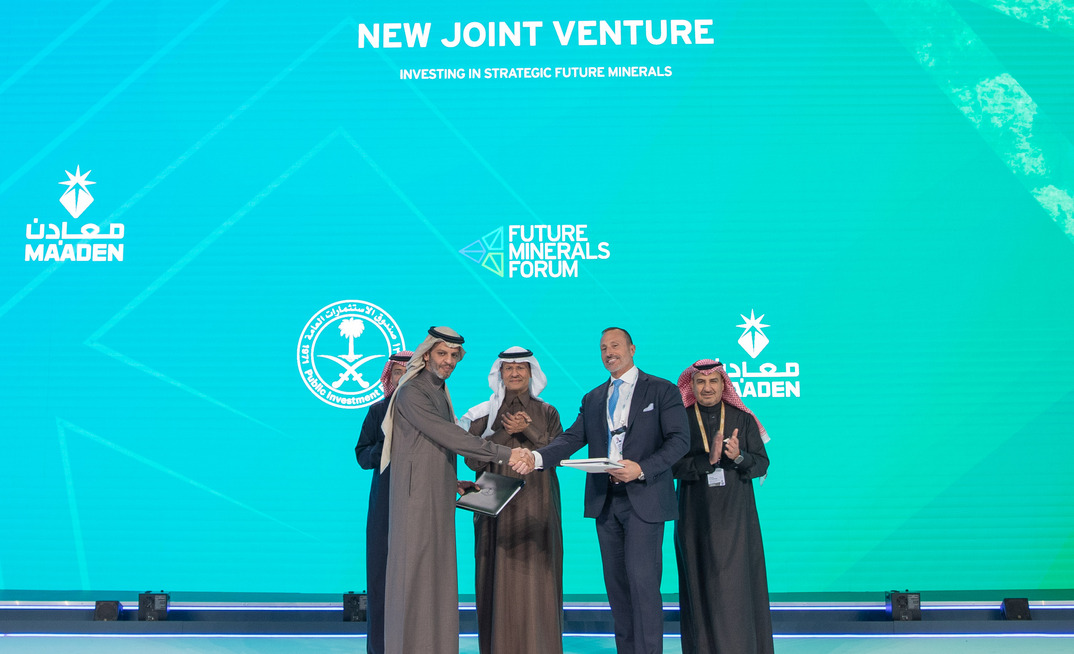 Vale completes sale of 10% stake in base metals unit to Manara