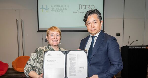 Australia boosts hydrogen ties with Japan