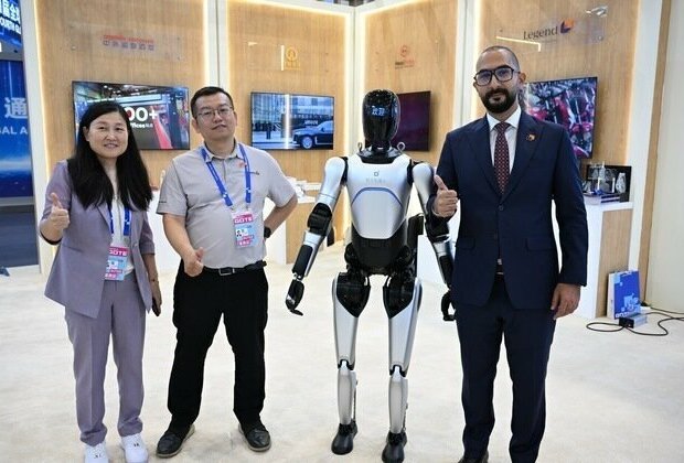 UAE highlights AI innovation with multi-tasking robot in China