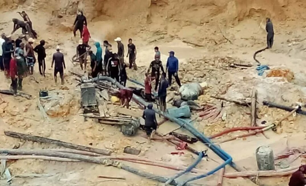 At least 12 dead in Venezuela gold mine collapse