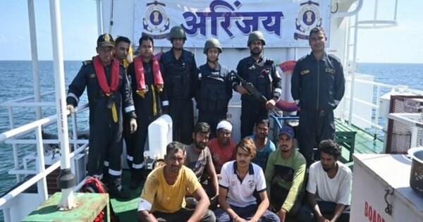 Indian Coast Guard frees six Indian fishermen from Pakistani captivity ...