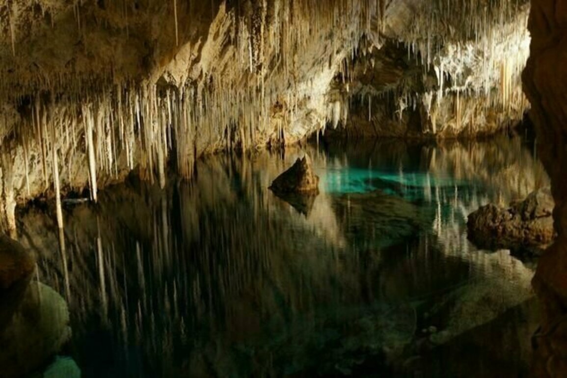 A Bermuda stalagmite reveals how the Gulf Stream shifted - and what it ...